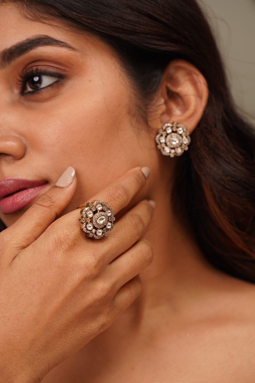 Sasha Antique Gold Studs & Ring Combo